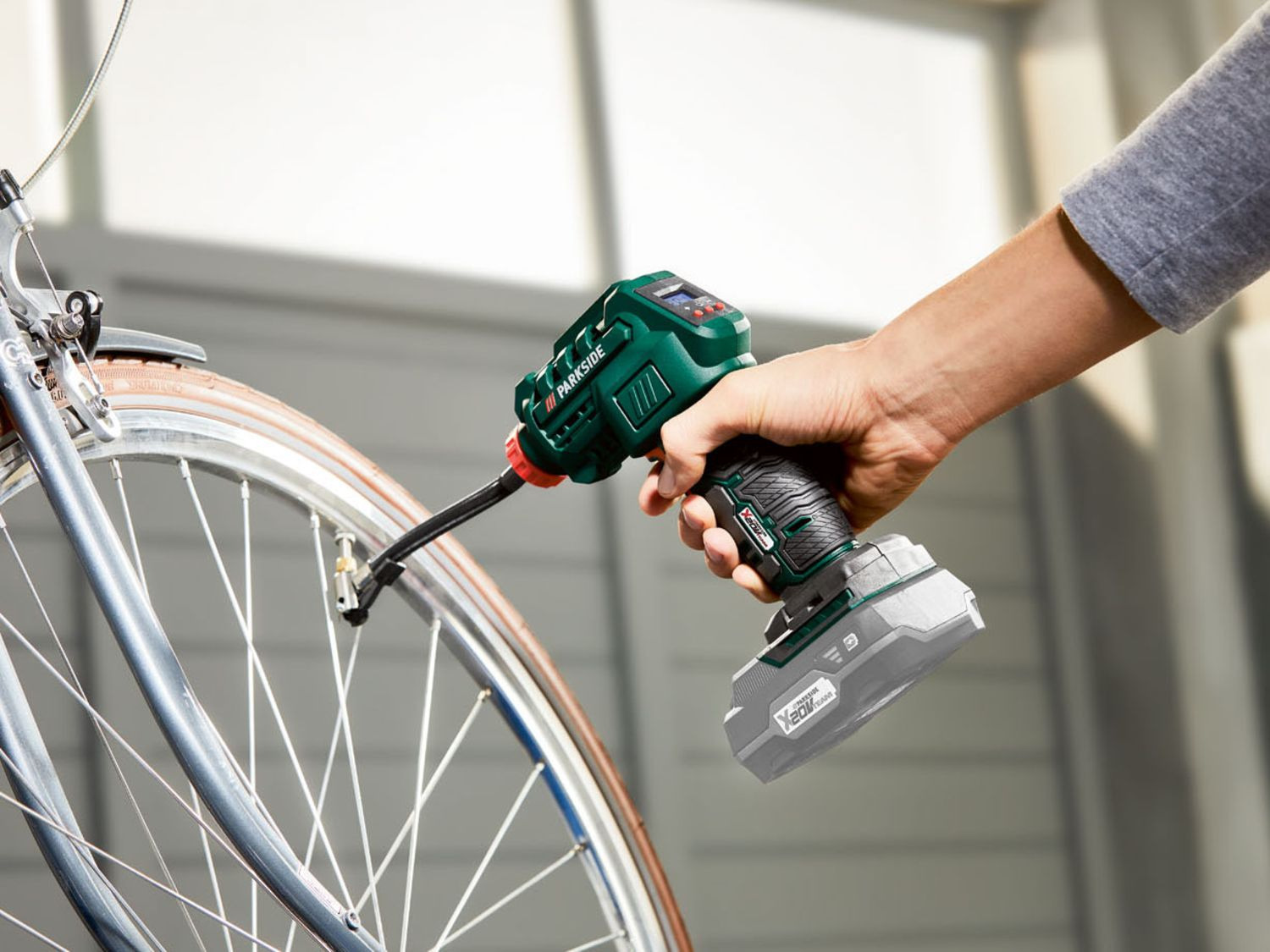 Accu-compressor en -luchtpomp kopen? | LIDL